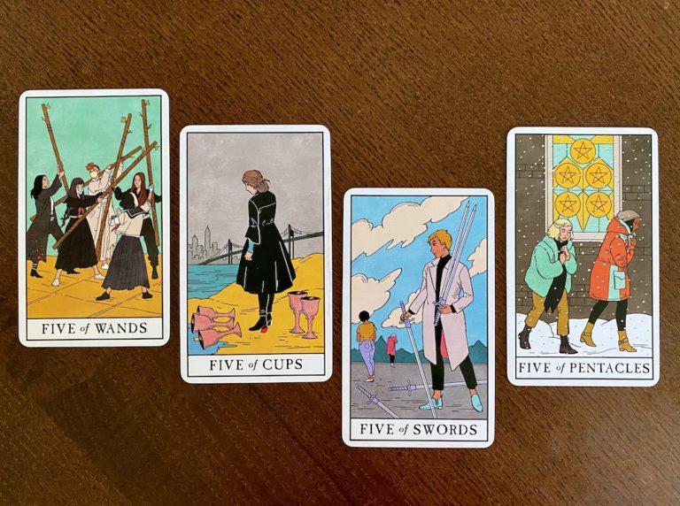 The Difference Between Major and Minor Arcana in Tarot - The Tarot ...